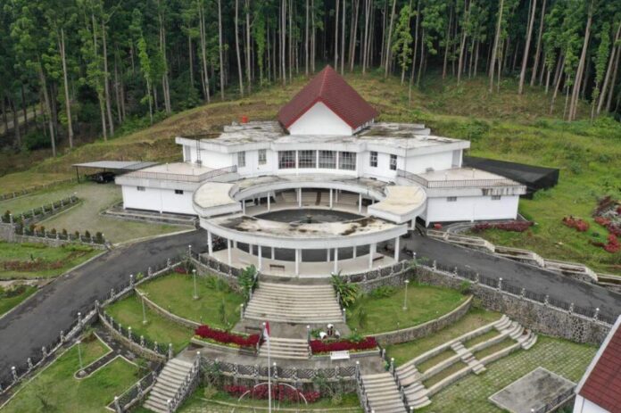 Mengenal Lebih Dekat Balai Kebun Raya Baturraden Banyumas bersama Gatot ...