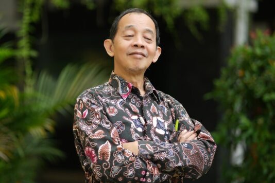 Mengenal Sony Warsono, “Penggagas” Akuntansi Matematika dari UGM ...